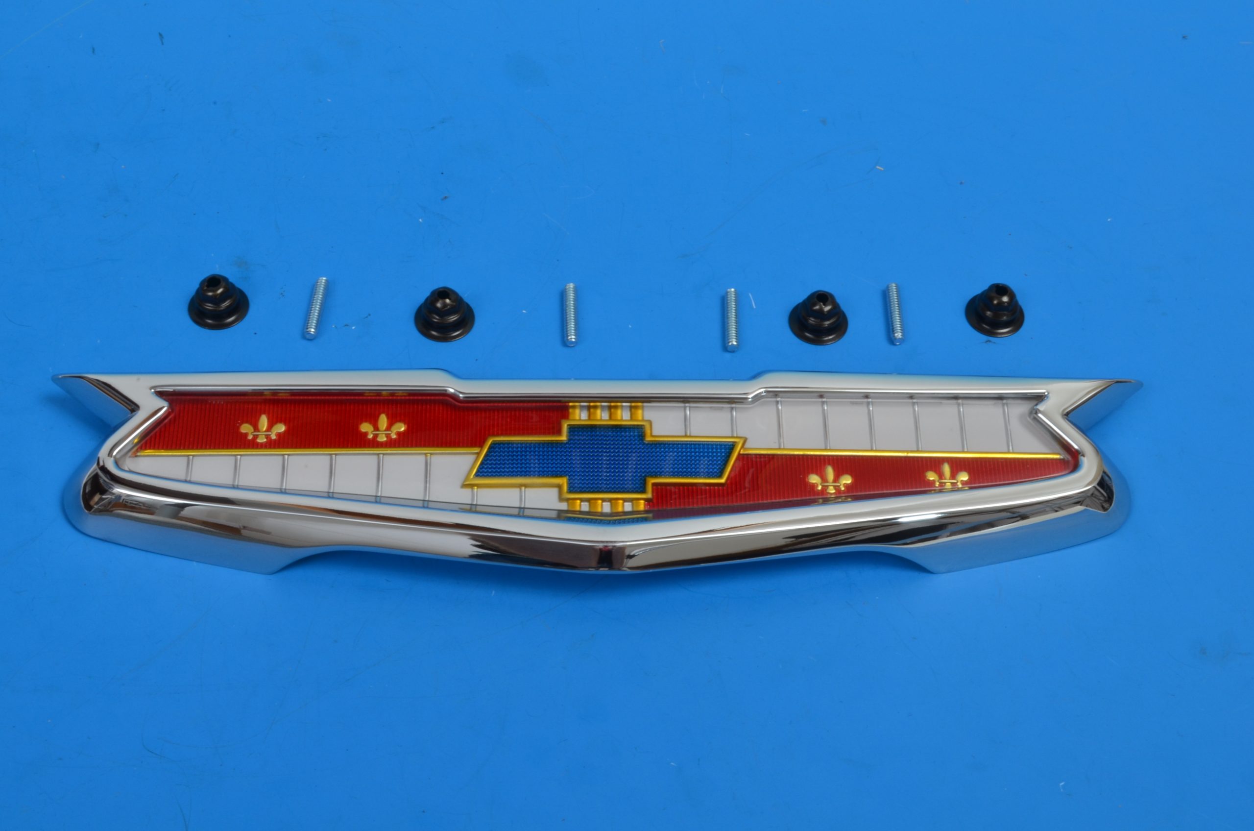 Chevy Trunk Emblem, Complete, 1955 - Bowtie Classic Parts - 1955-1964 ...