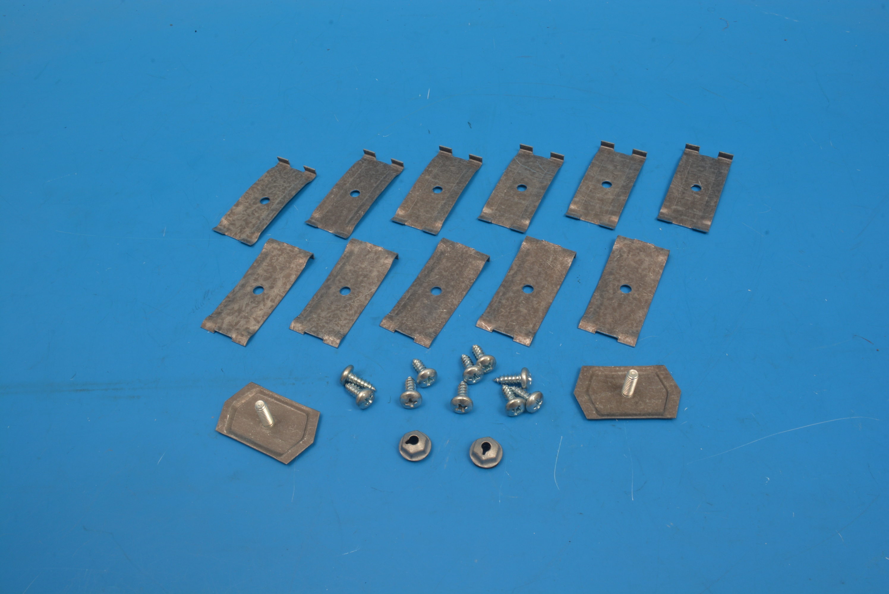 Chevy Rocker Molding Clip Set, Screw-style, 1957 - Bowtie Classic Parts ...